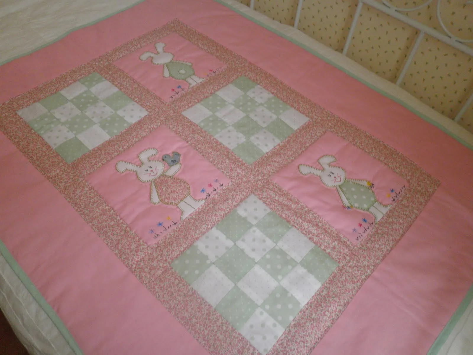 Colchas de niñas para cunas - Imagui