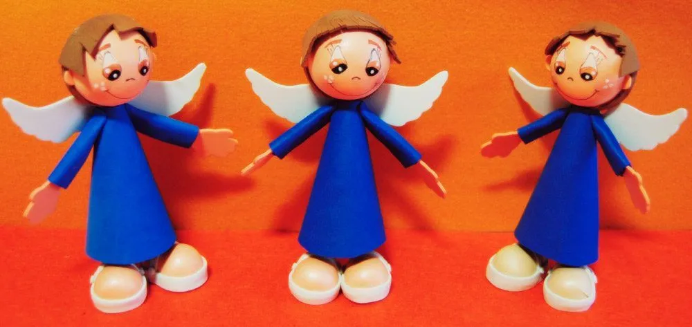 Angelitos en goma eva - Imagui