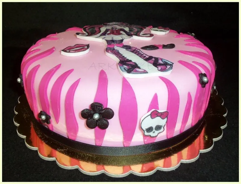Tortas de las monster high - Imagui