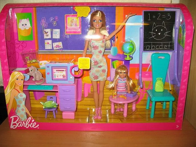 Dibujos de la barbie school - Imagui