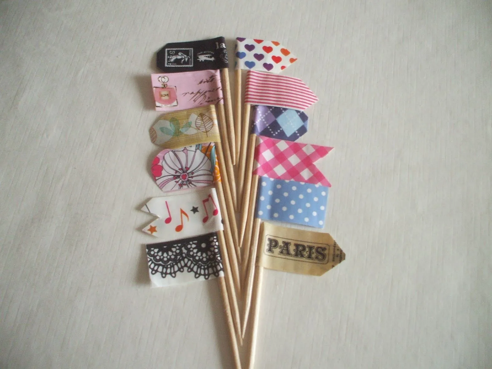 Tarjetas con banderines - Imagui