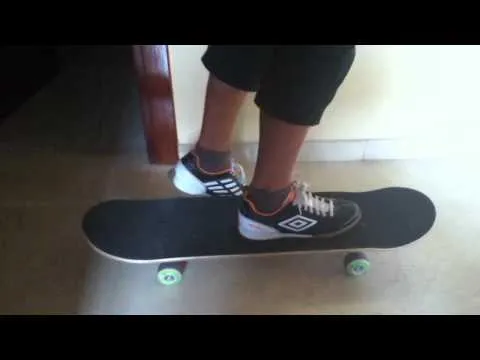 Chicas montando en patineta - Imagui