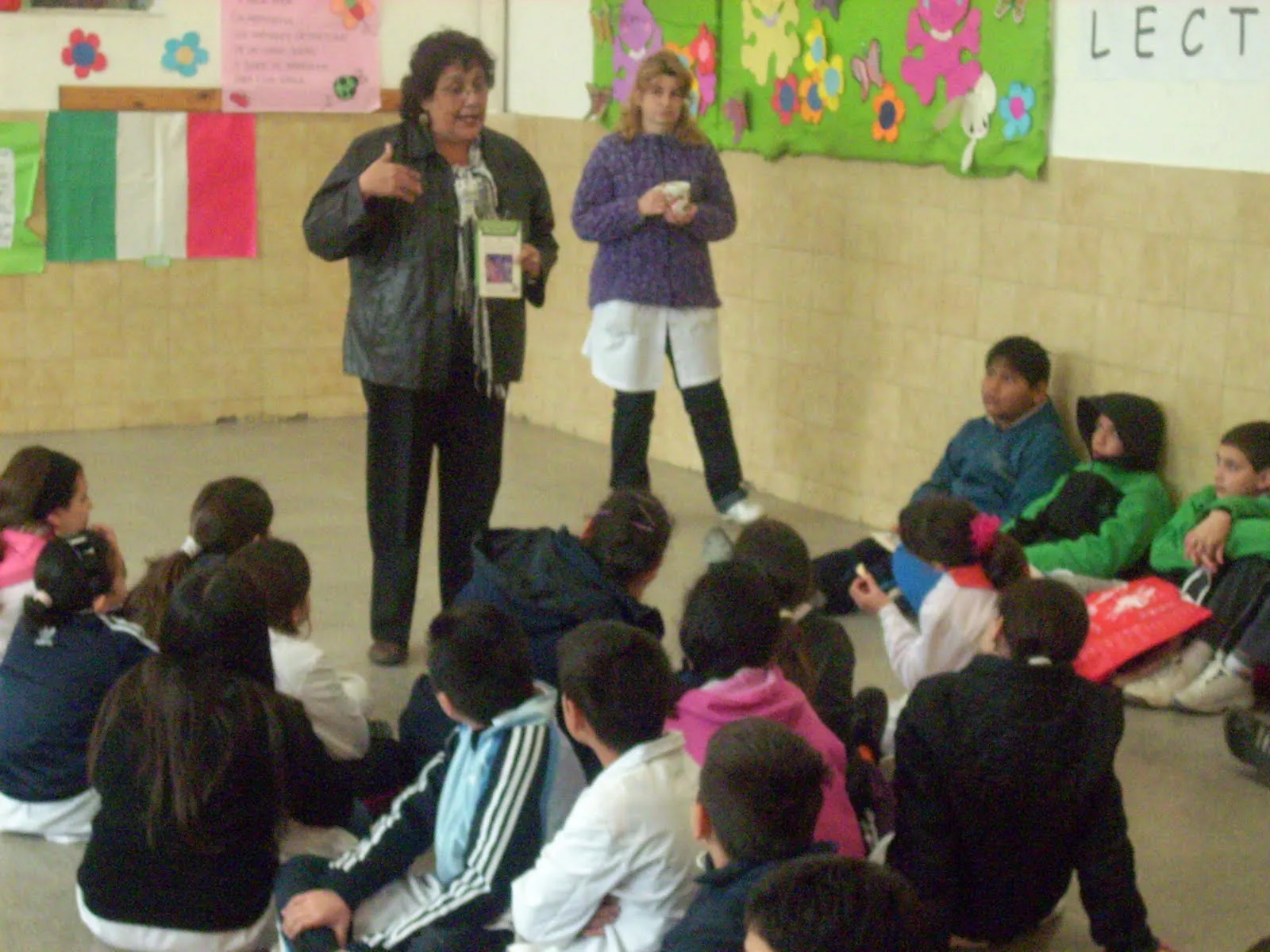 Maestras contando cuentos a sus alumnos - 8 fotos e imágenes gratis ...