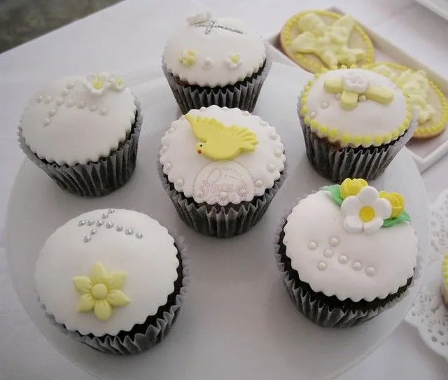 Cupcakes de comunión - 10 fotos e imágenes gratis - Imagui