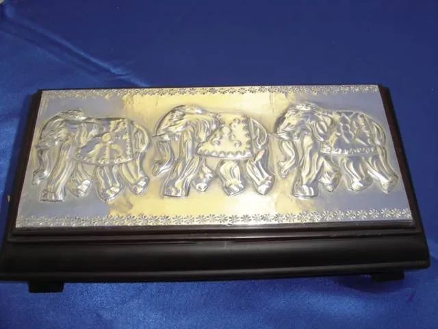 Diseños de repujado en aluminio - Imagui