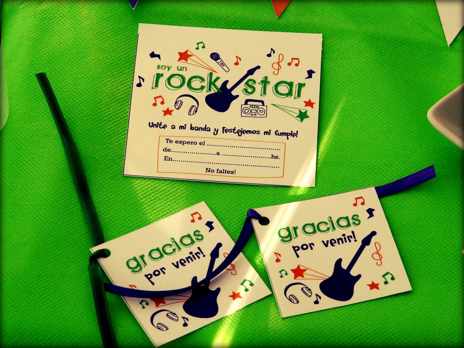 Invitaciónes con notas musicales - Imagui