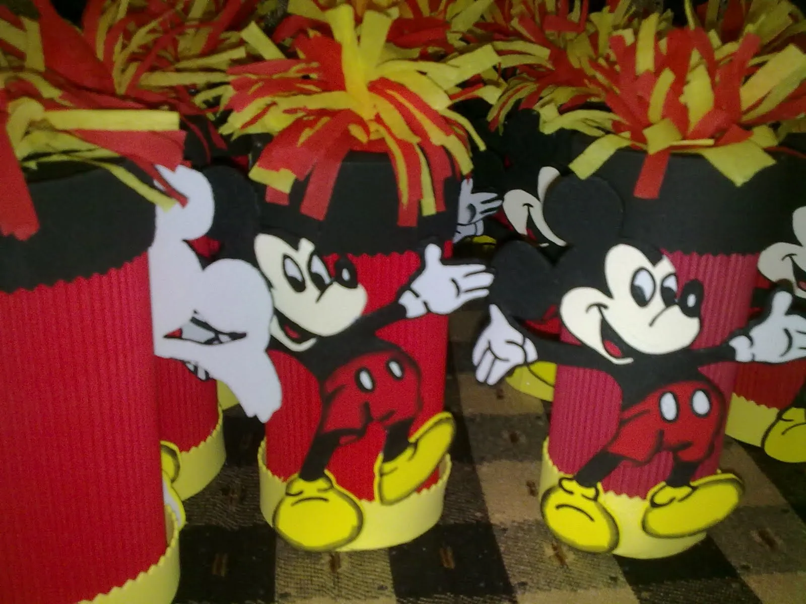 Cotillones defoamis de Mickey Mouse - Imagui