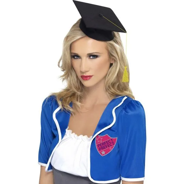 Garfield con toga y birrete - Imagui