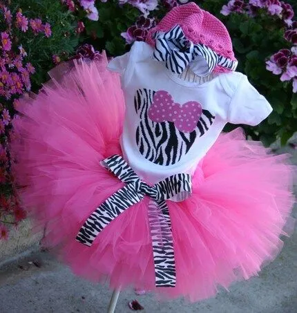 Minnie Mouse and zebra - Imagui