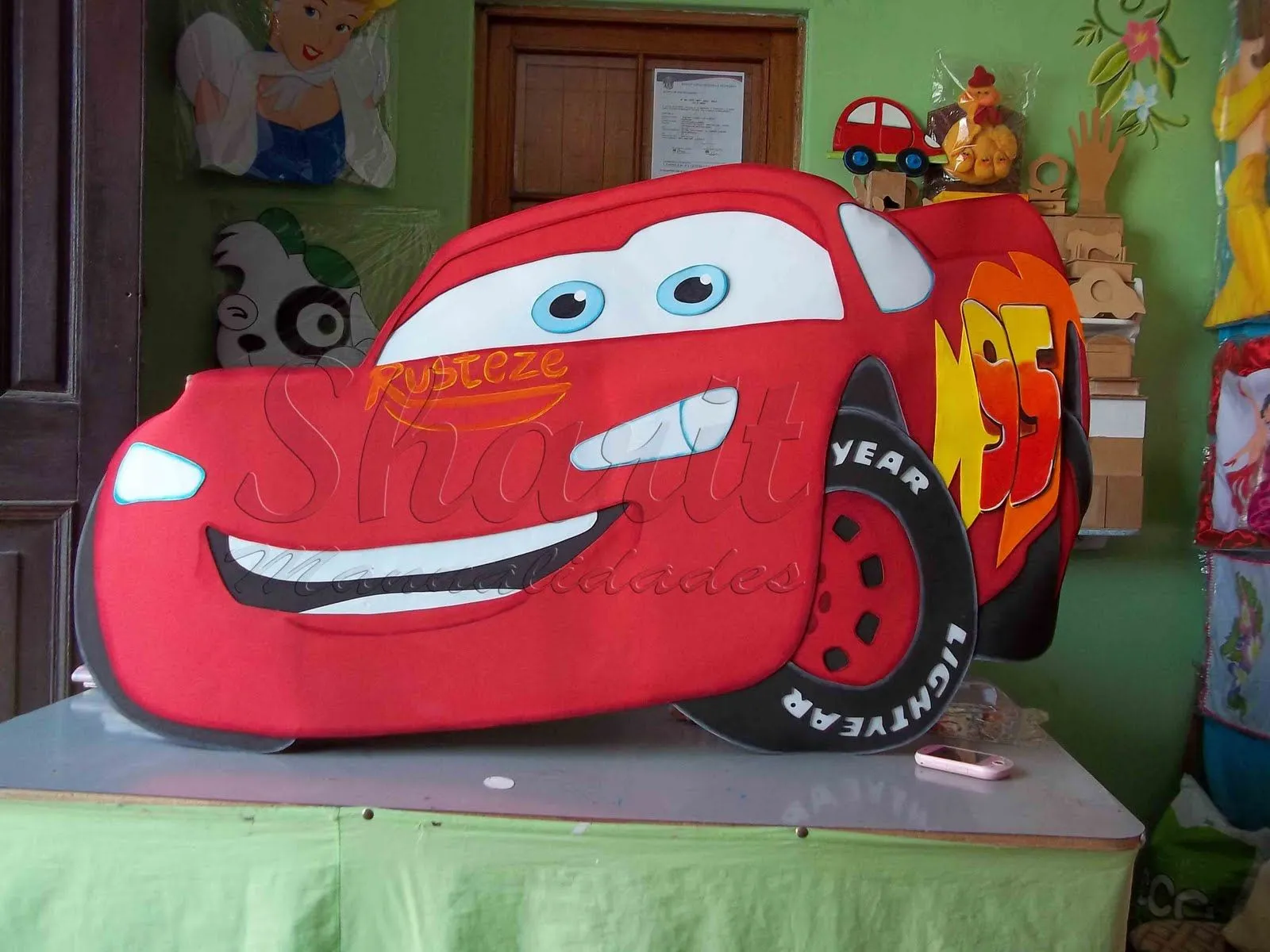 Rayo Mcqueen de goma eva - Imagui