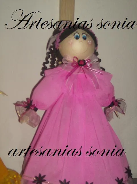 Muñeca de papel crepe - Imagui