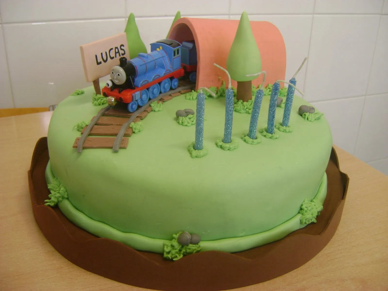 Torta de thomas - Imagui