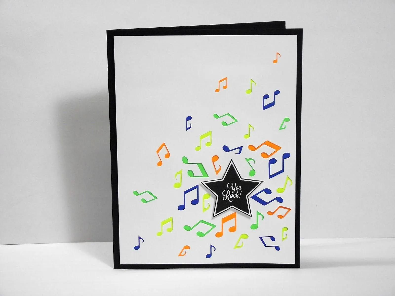 Tarjetas con notas musicales - Imagui