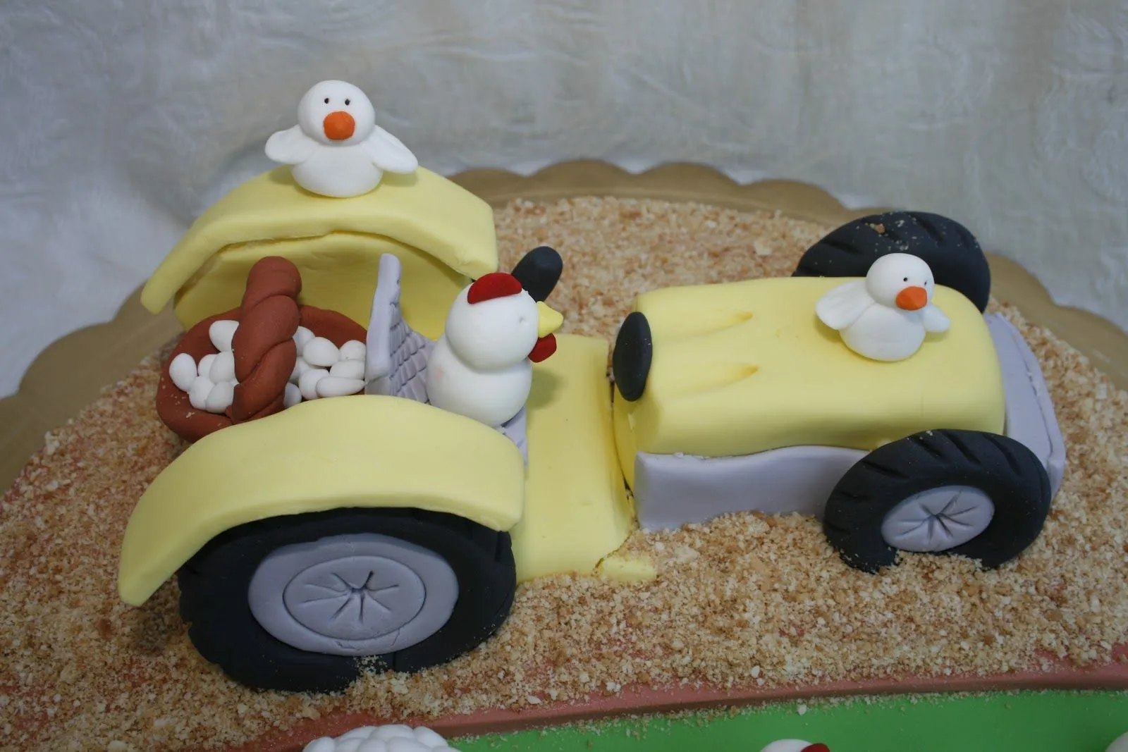 Como hacer una tarta con fondant de un tractor - Imagui