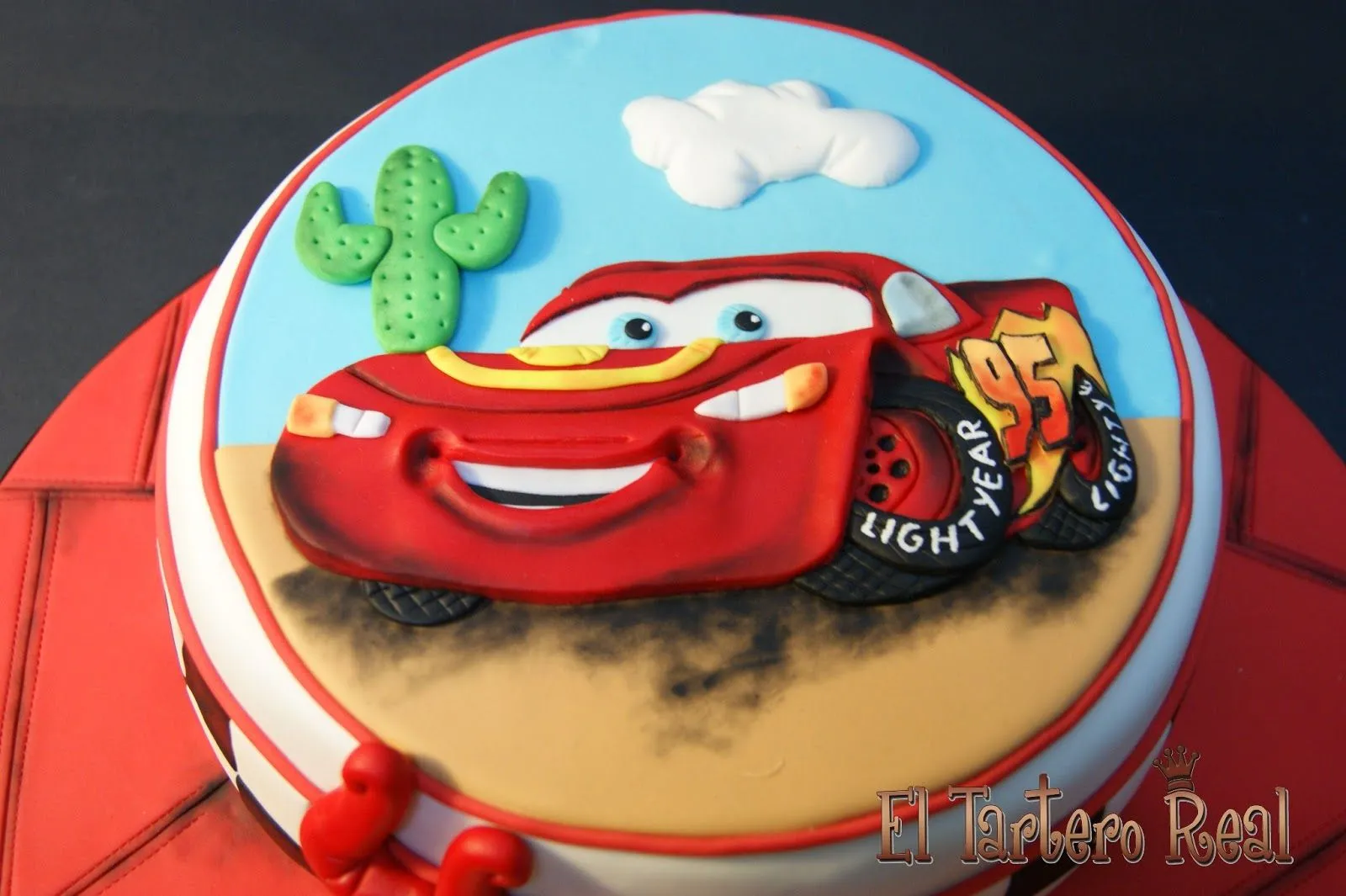 Bizcocho de rayo mcqueen - Imagui