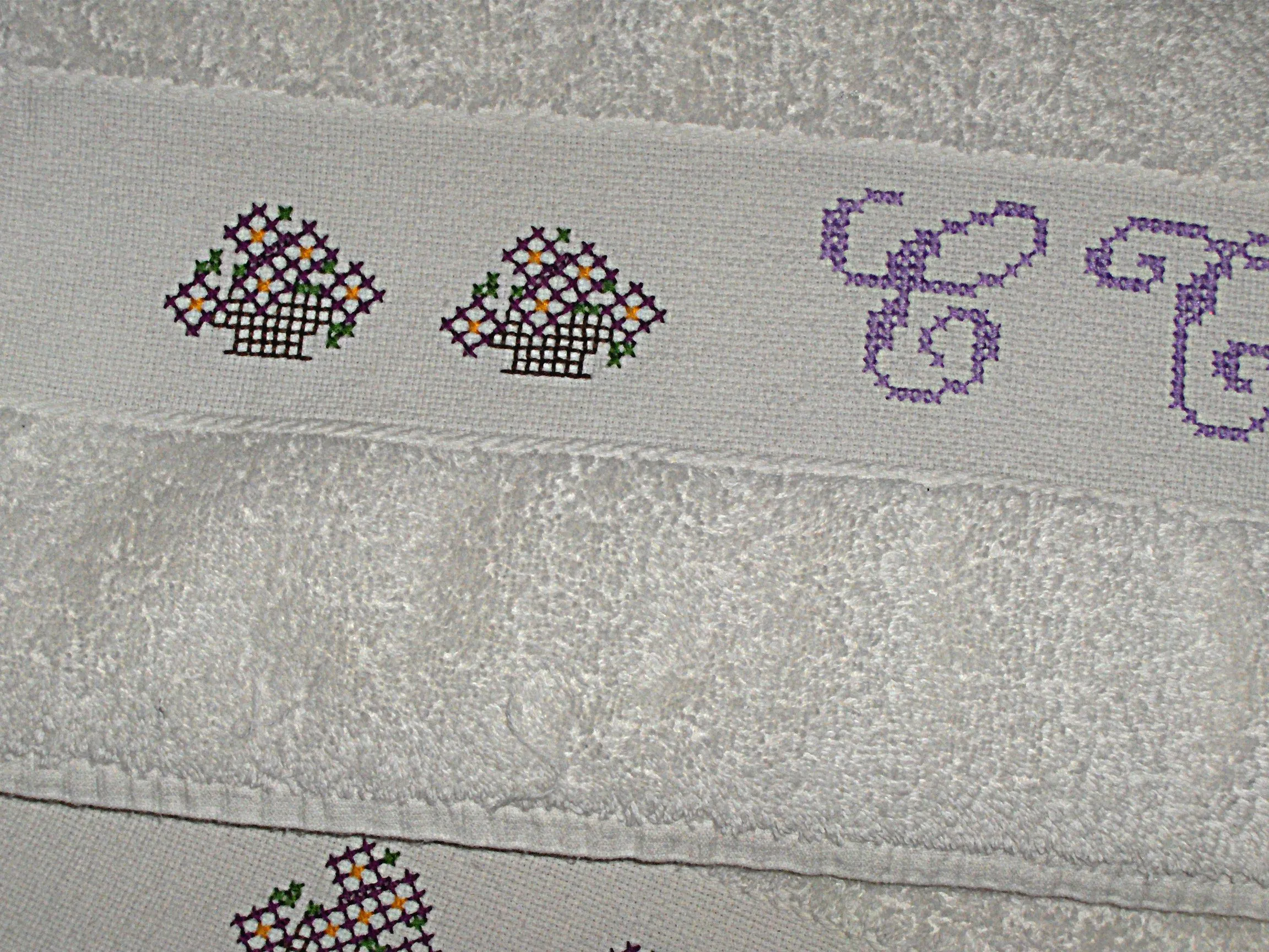 Iniciales en punto de cruz para toallas - Imagui