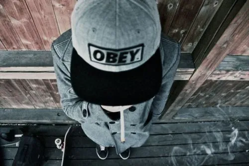 Wallpapers gorras planas - Imagui